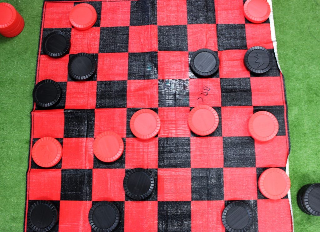 Giant Checkers - Barrons Barrons